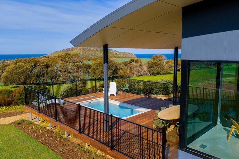 Luxury Accommodation Victor Harbor - Naiko at the Bluff
